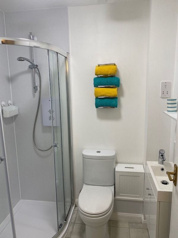 One Bed Central Apt With Parking - Aberdeen