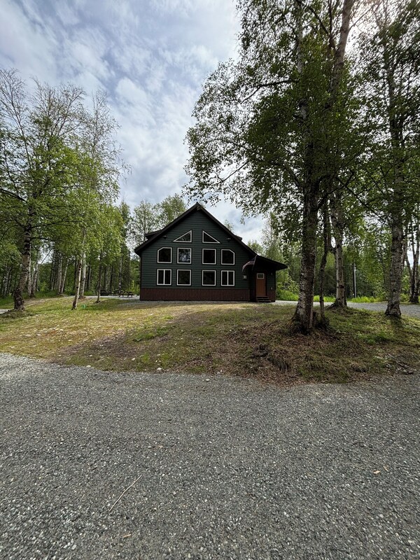 Brand-new Alaskan Custom Home Awaits You In The Heart Of Hatcher Pass! - Palmer, AK