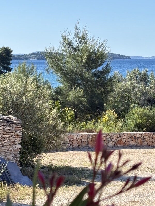 Deluxe Holiday Home With Sea View And Whirlpool - Pirovac