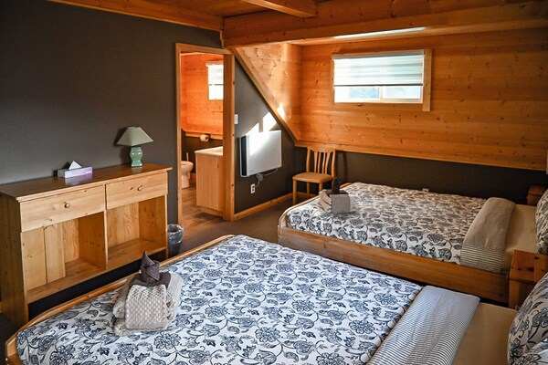 Parson Lodge - 6 Suites - Alberta