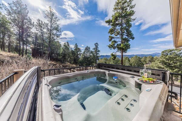 Wine & Wilderness: Mtn Luxe Chalet/ Hot Tub/ Views - Nouveau-Mexique