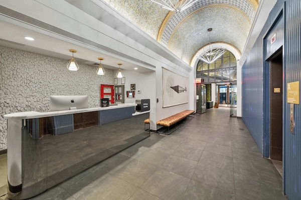 17john: Classic Queen Studio Apartment - Governors Island New York