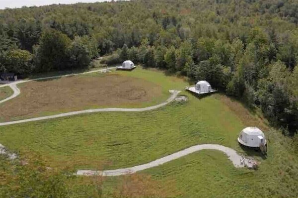 Come Spring Farm Glamping Dome 2 - Maine