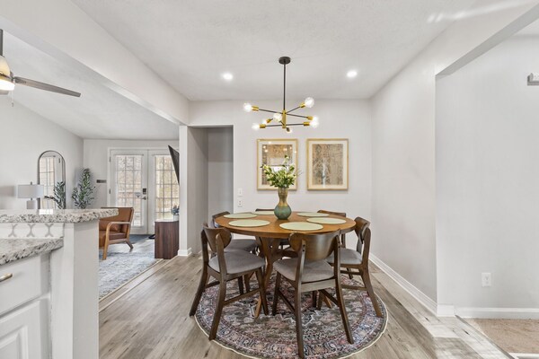 Broad Ripple Creekside Retreat - 4bd/2ba - Carmel, IN