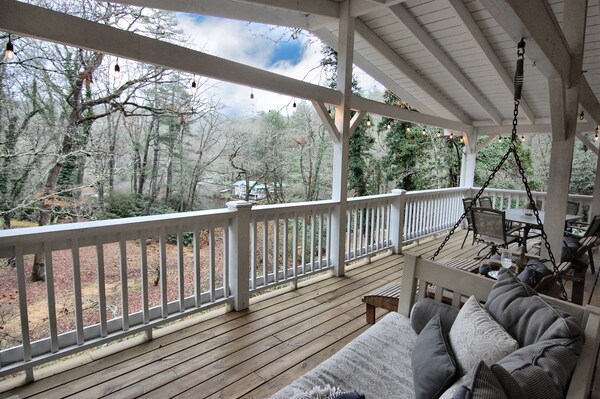 Highlands Hideout, Lake Views, Fiber Wi-fi - Highlands, NC