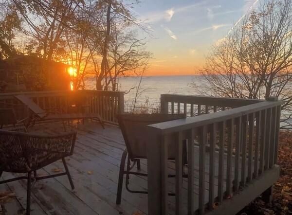 Bluffside Retreat-cozy Cottage With Panoramic Views Of Lake Erie - State of New York
