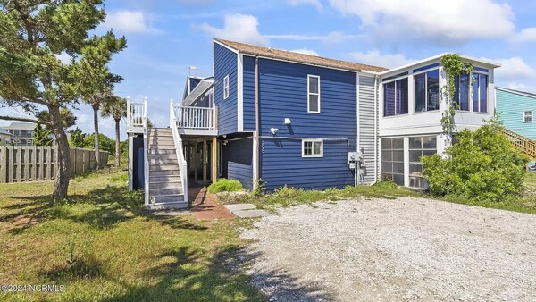Oyster Suite- 200ft From Beach- 1st Floor- Free Parking- Private Patio, Laundry - North Topsail Beach, NC