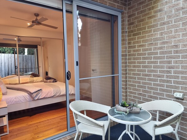 Stylish Townhouse In Prime Location Dromana - Shire of Mornington Peninsula