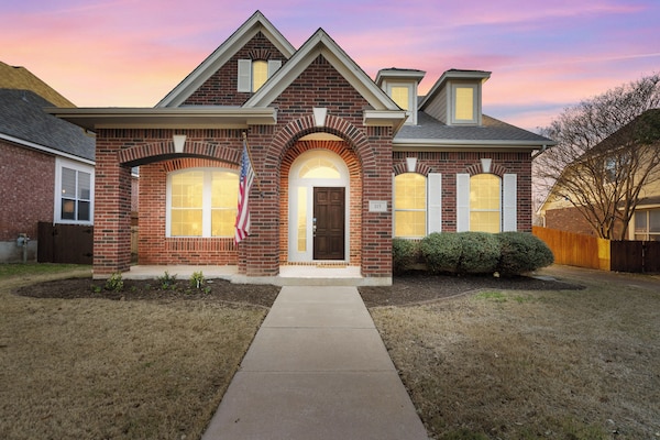 Home Of The Brave - King Beds, Firepit, Grill - Georgetown, TX