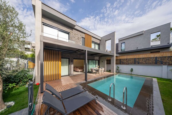 Villa With Private Swimming Pool In Bodrum - Turgutreis