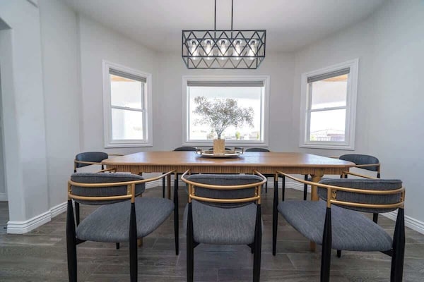 Lavish Lake Havasu Villa + Guest House Private Backyard, Pool & Fire Pit - Lake Havasu City, AZ