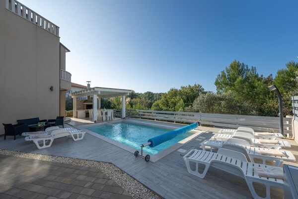 Luxury Villa Bianca With Private Pool And Sauna - Premantura