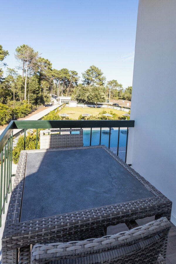 Room With Private Bathroom And Balcony With Pool View At Casa Das Vinhas In Sesimbra - Quinta do Conde