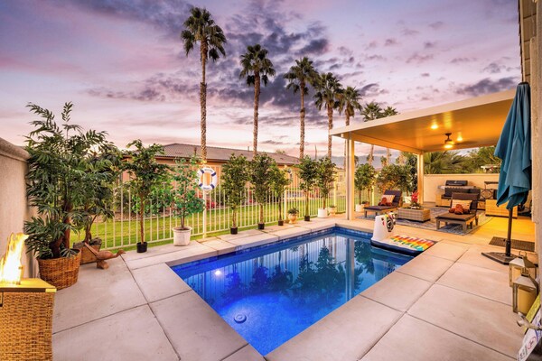 Music Lover Lake Front 8-beds Pool, Golf & Arcade Games + - Indio, CA