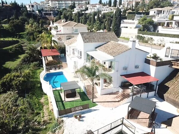 Magnificent 6 Bedroom Villa With Paddle Tennis Court, Mijas Golf - Coín