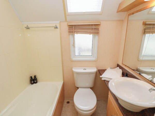 Seasalt Haven, Pet Friendly, With A Garden In East Wittering - Selsey