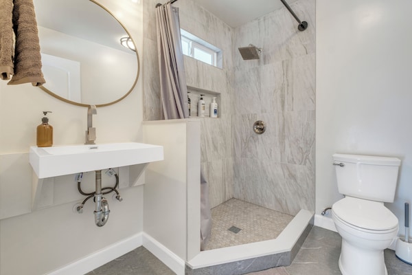 Cozy Private Studio Prime Location Near Dtla, Ktown & Attractions - Rosemead, CA