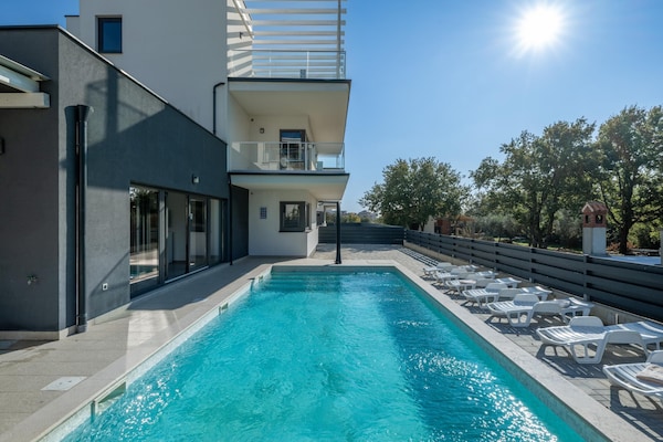 Elegant Villa Sole With Private Pool And Sauna - Pula