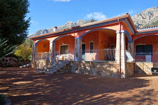 Villa With Stunning Views To The Mountains 5km From The Beach - Posada