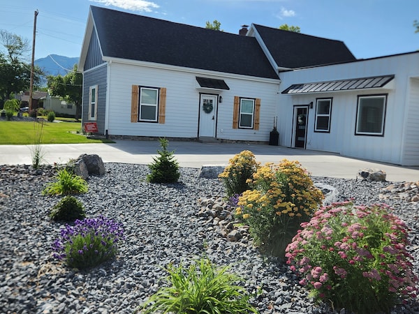 A House In The Heart Of Logan With Shops, Restaurants, And Experiences Near. - Logan, UT