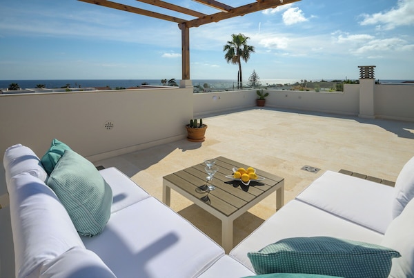 Charming Spacious Villa, 200 M From The Sea, Swimming Pool, Garden, Ac, Wifi... - Binibeca