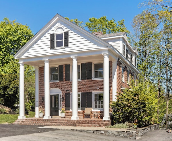 Amazing 3 Bedroom 3 Bath, Fully Renovated, Central Andover Location - Harold Parker State Forest, Andover