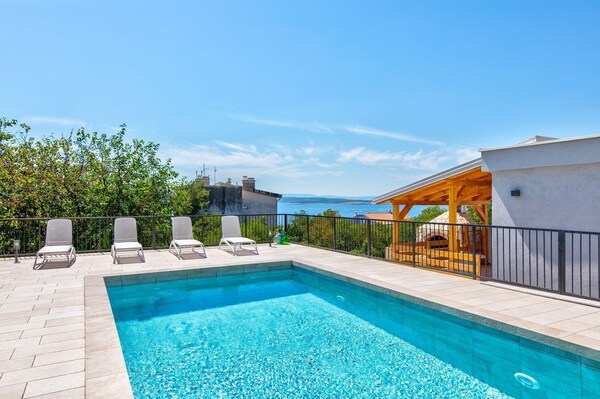 Herrliches Apartment Nur 600 Meter Zum Strand Mit Meerblick, Pool, Grill, Waschmaschine - Selce