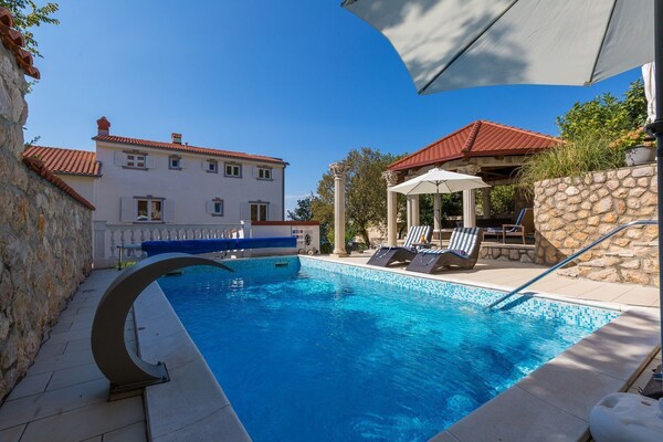 Einzigartiges Apartment Mit Grandiosen Meerblick, Pool, Bbq Und Nur 700 Meter Zum Strand - Crikvenica
