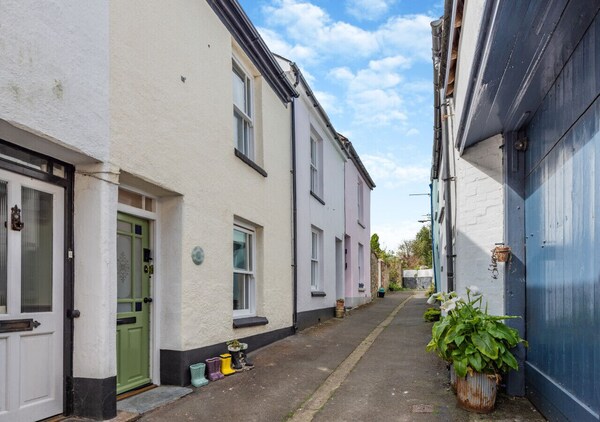 Wellies - Three Bedroom House, Sleeps 5 - Instow