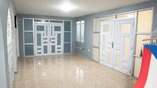 3-bedroom House In Delightful Juncos With Wifi, Ac - Puerto Rico