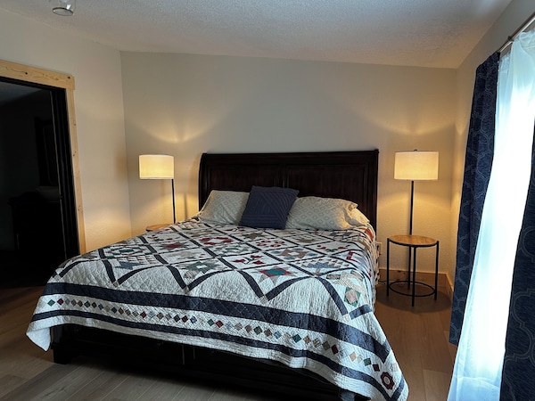 Fly In On A Grass Runway To A Charming 3-bedroom House On A Pheasant Preserve - Leesburg, OH