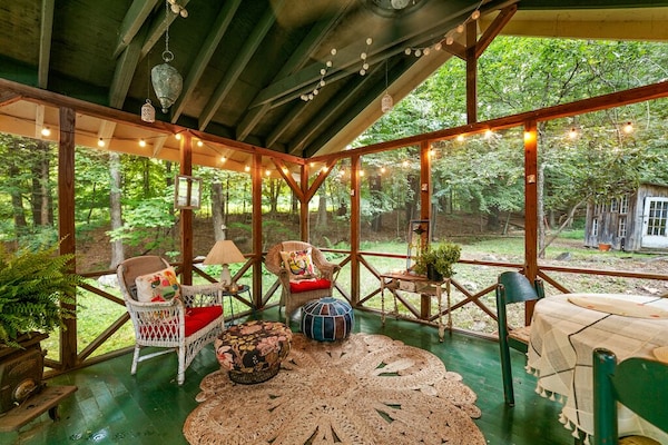 New! Bright And Cheerful Historic Cottage In Woodstock - Woodstock, NY