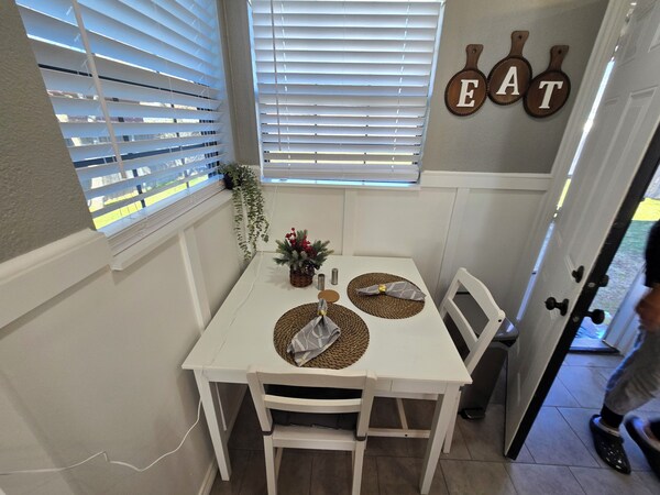 Charming 2-bedroom House In Lubbock Tx,  Walking Distance From Texas Tech - Lubbock, TX