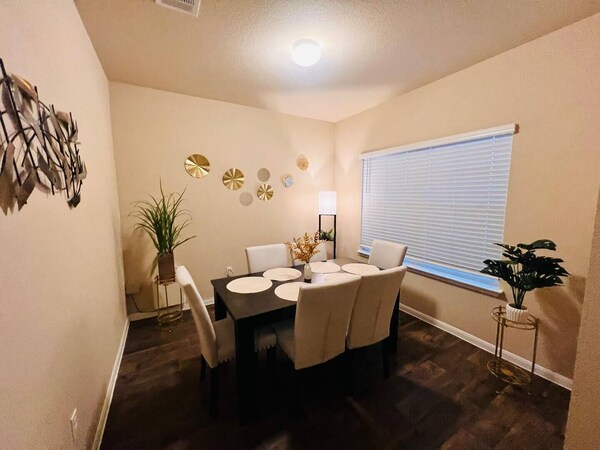 Pool Table, Foosball, King Bed, Crib,parking&yard - San Marcos, TX