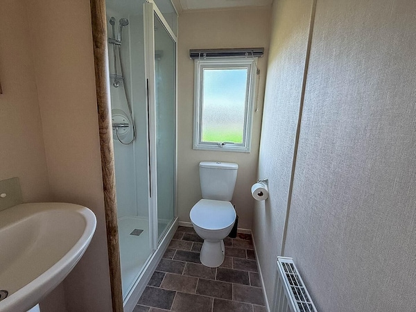 Cosy Caravan With Decking At Golden Sands Haven Holiday Park Ref 63009rc - Mablethorpe
