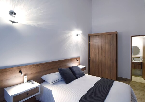 Valymar Inn - Deluxe Room With Balcony - Cali