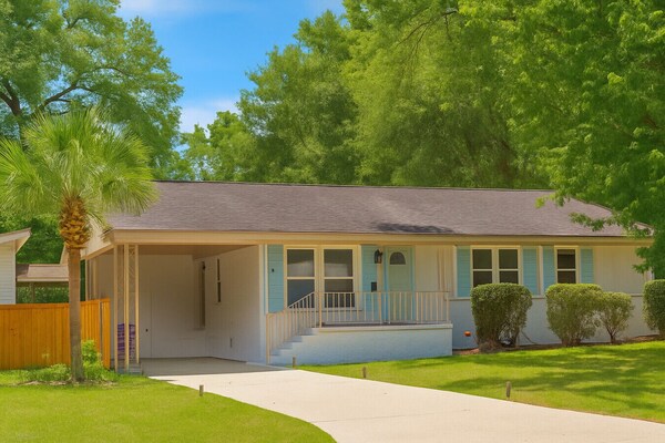 Pool | Mini Golf | Near Airport, Downtown, & Beach - Hanahan, SC