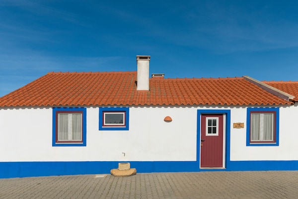 Holiday Home 'Vale De Gaios' With Mountain View, Wi-fi And Air Conditioning - Vila Nova de Milfontes