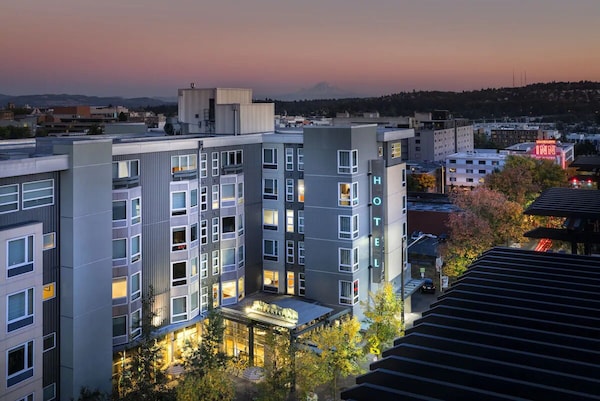 2 Comfortable Rooms W/ Concrete And Wood Accents, Near Uw Campus - Seattle, WA