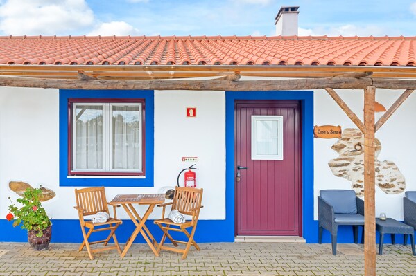 Casa De Vacaciones 'Sara' Con Vistas A La Montaña, Wi-fi Y Aire Acondicionado - Vila Nova de Milfontes