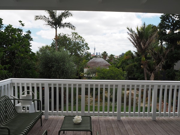 Grey Lynn Villa With Sky Tower View - North Shore