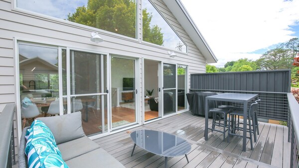 Toorak Treetop - Light & Modern Near The River - Bright