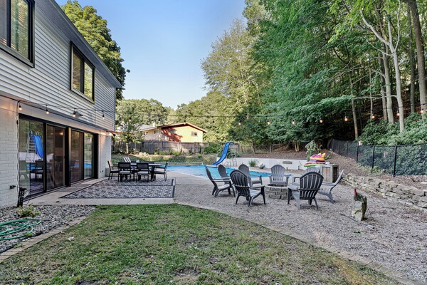 Hillside Cottage- Great Vacation Rental With Private Pool - Muskegon State Park, North Muskegon
