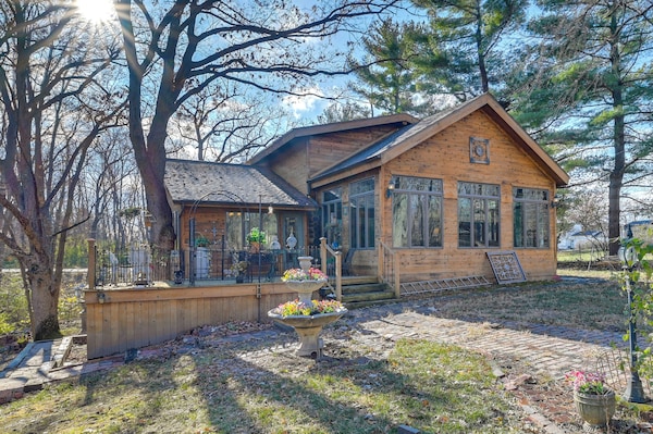 Walk To Saylorville Lake: Spacious Home W/ Deck! - Big Creek State Park, Polk City