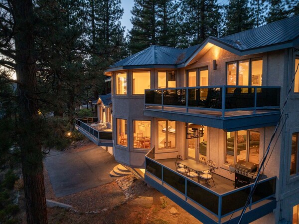 90s Tahoe Time Capsule - Carson City, NV