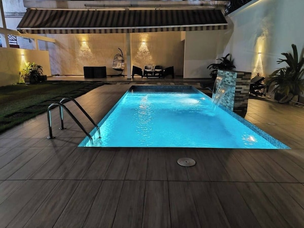 Logement Entier : Appartement - Abidjan, Côte Divoire - Abidjan