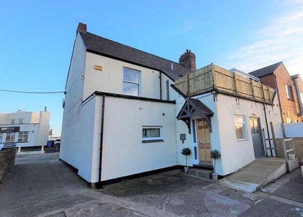 Harbour Heights  - Sleeps 8 Guests  In 4 Bedrooms - Bamburgh