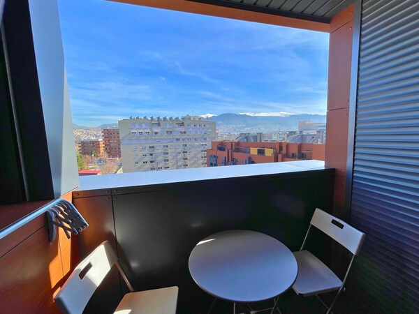 Home4u Acogedor Apartamento Granada - Albolote