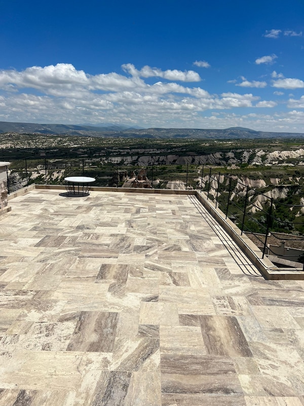 The Skyfall Jacuzzi Suite With Balloon View And Terrace 302 - Avanos