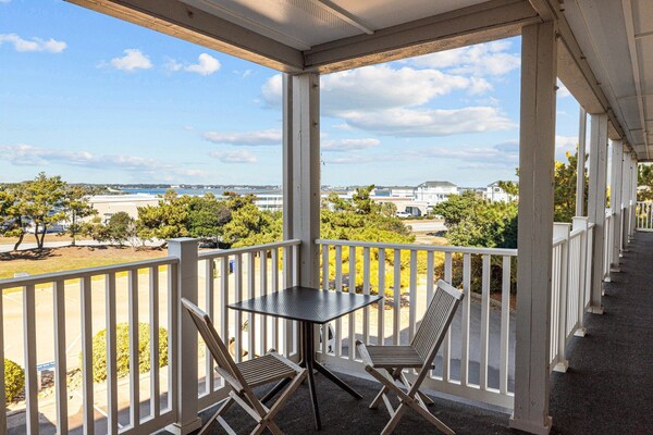 Birds'nest -Oceanfront Condo In Dunescape Villas With Beautiful Views - Atlantic Beach, NC